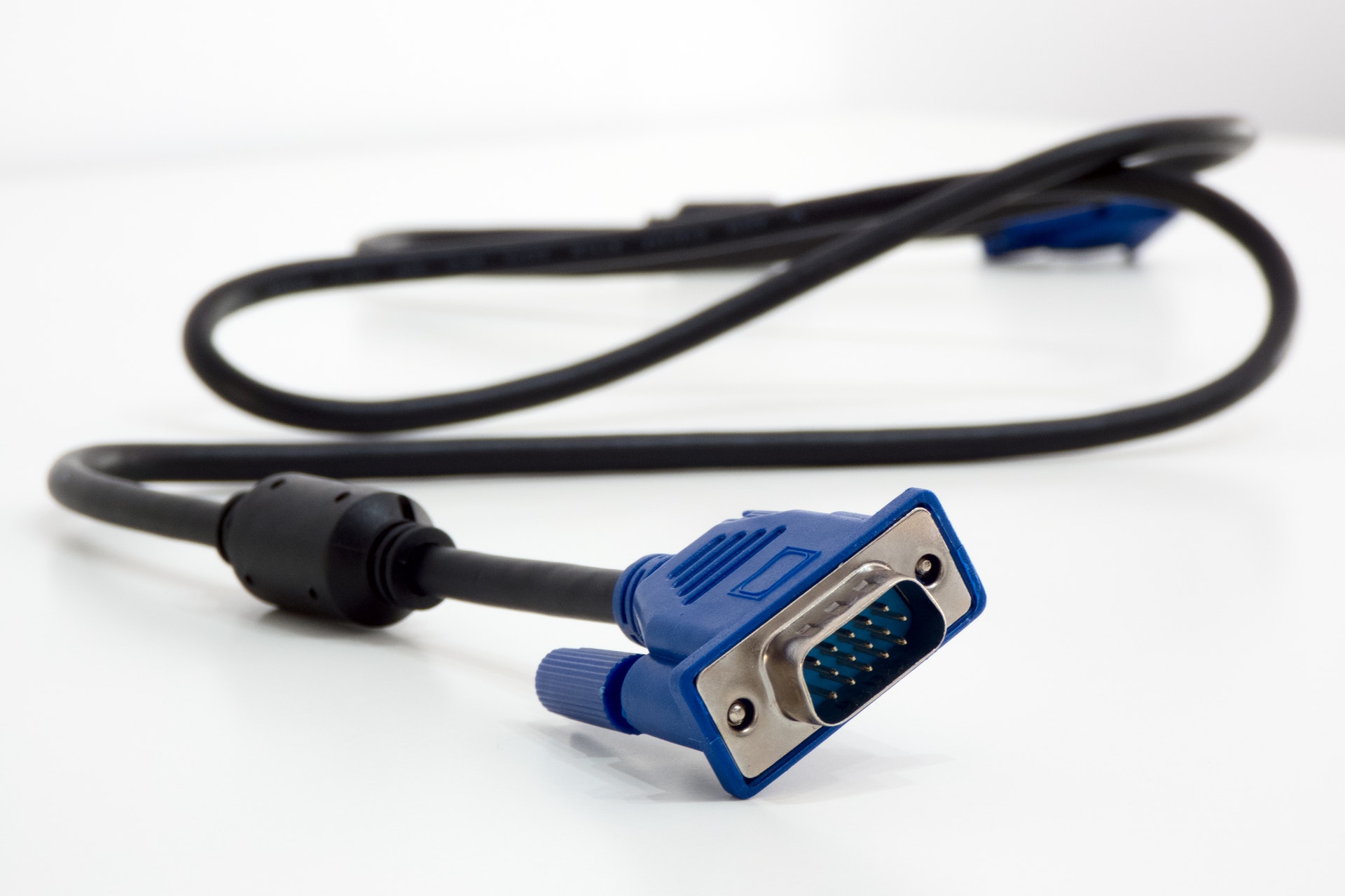 VGA-overganger og kabler. Billig hos Power.no - Power.no